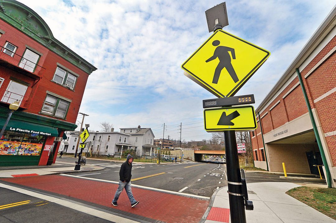 Solar Rectangular Rapid Flashing Beacon (RRFB) Crosswalk Lights | R920 ...