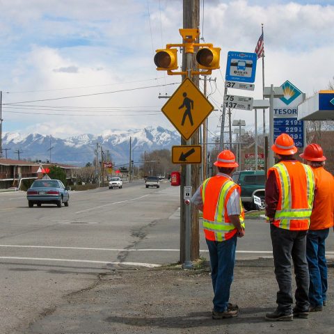 Solar Crosswalk Beacon | R820-E Solar Crosswalk Flashing Beacon | Carmanah