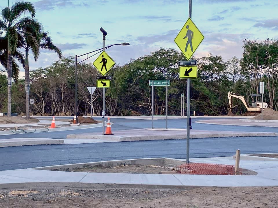New roundabout with flashing beacons brings pedestrian safety to Maui ...
